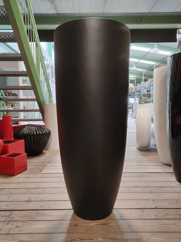 Hoge vaas mat zwart 120cm | Polyester Fiberstone | Eliassen.nl