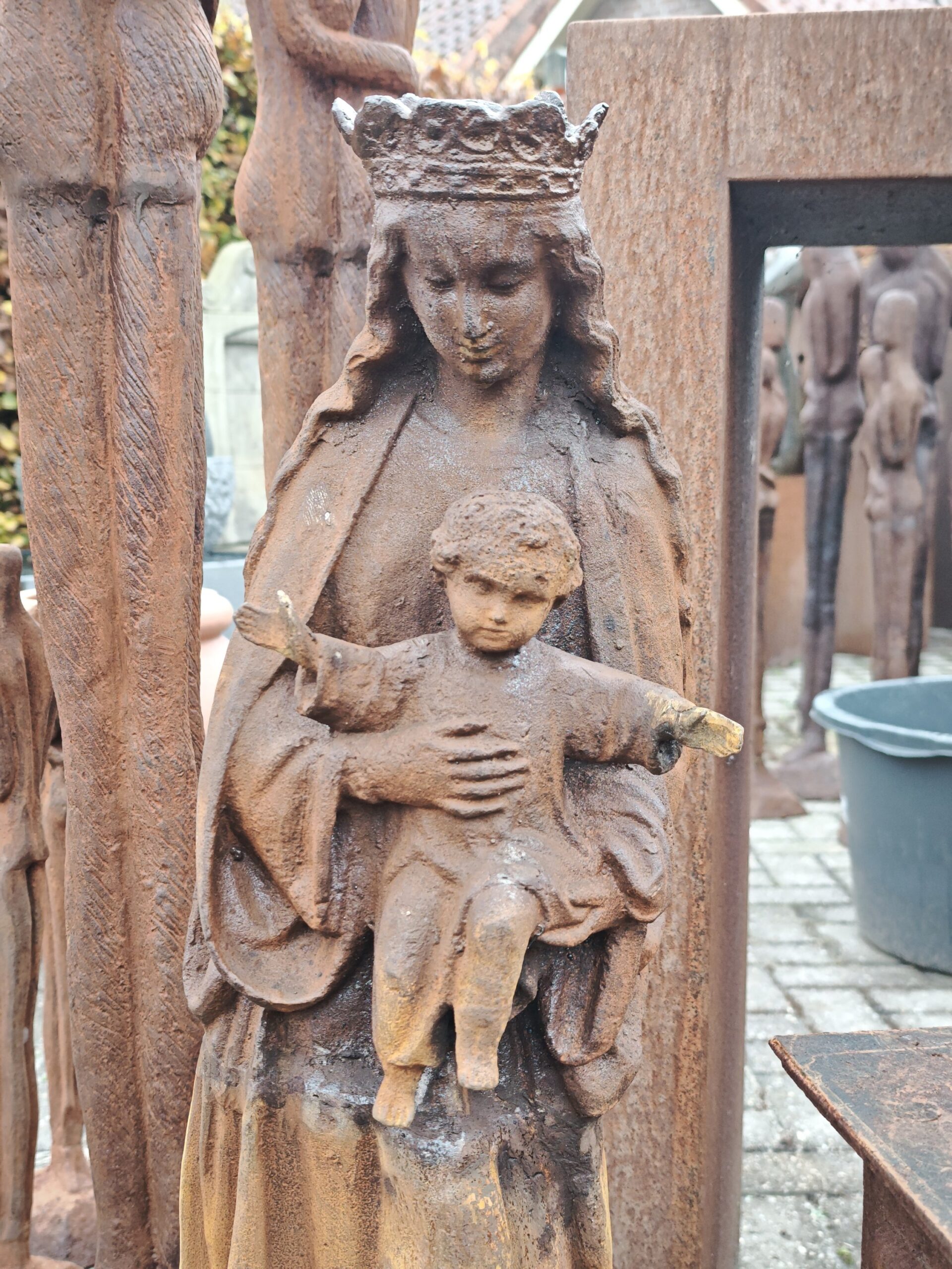 Overig Beeld gietijzer Maria met kind 96cm - Eliassen.nl