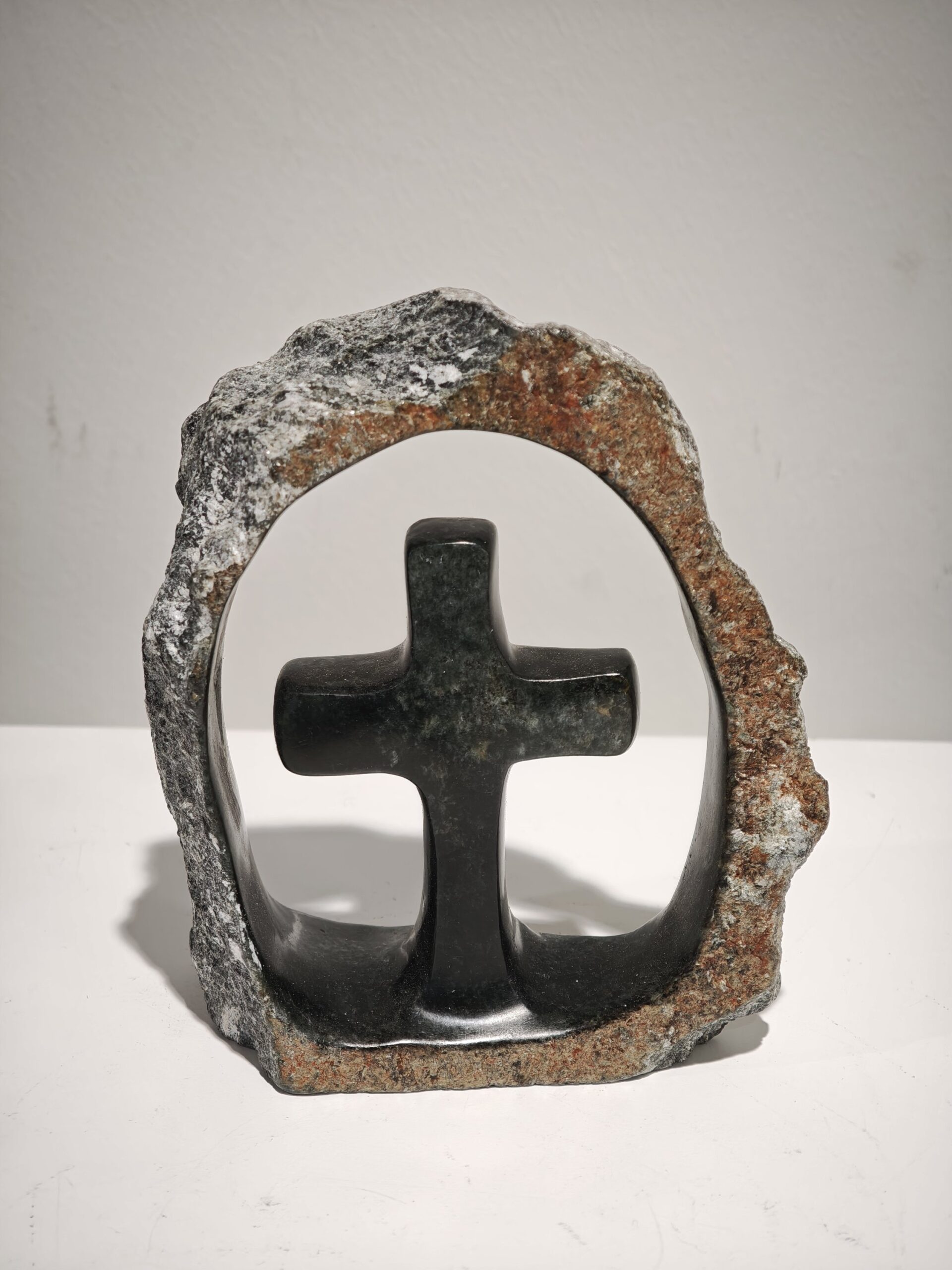 Other Statue Speksteen Cross in rough stone 13cm - Eliassen.nl